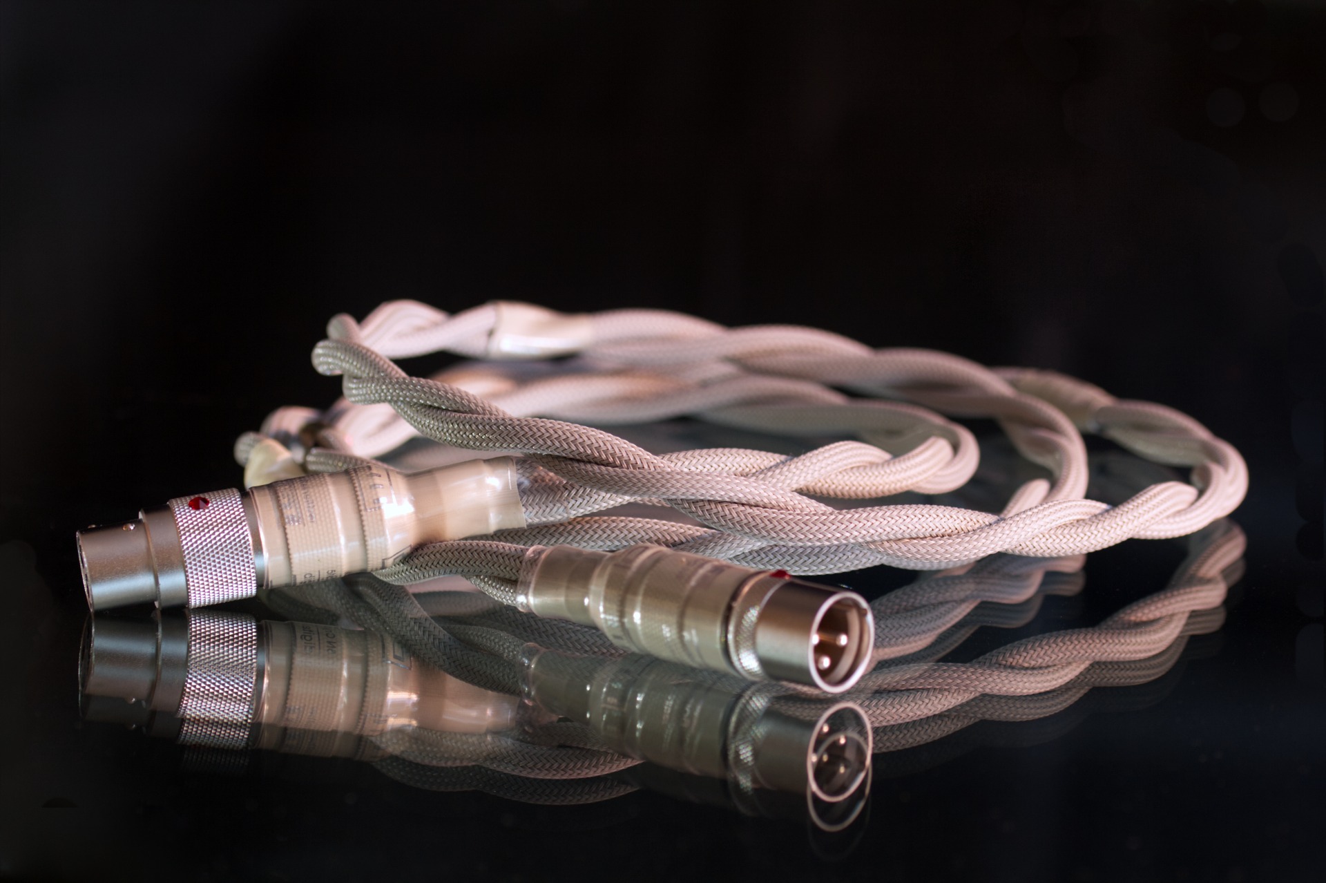 habst-digital-cables